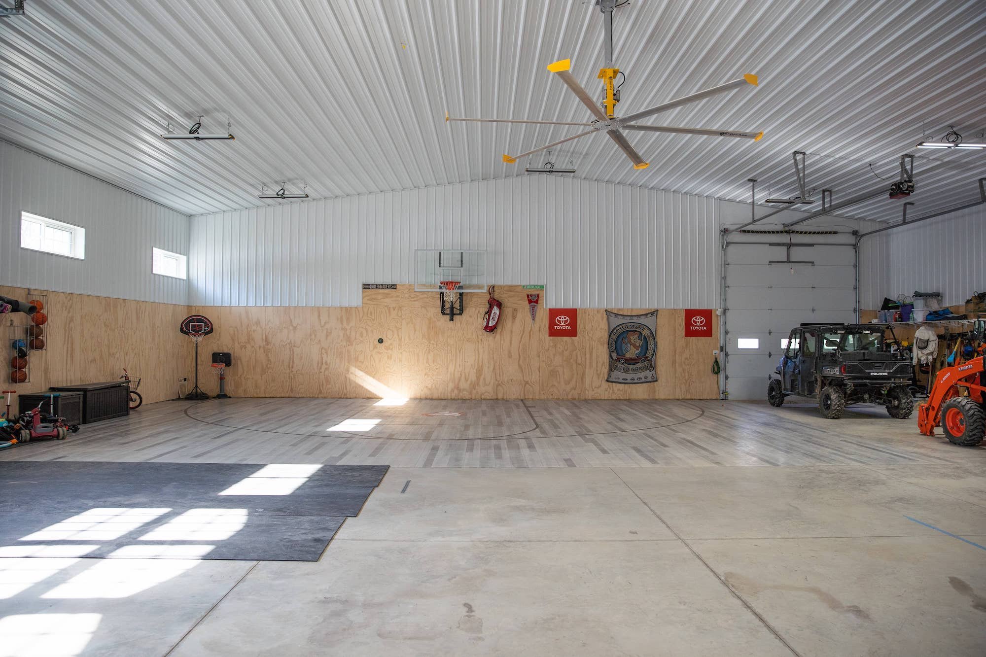 Pole Barn Home with Basketball Court | Lafayette, IN | FBi Buildings